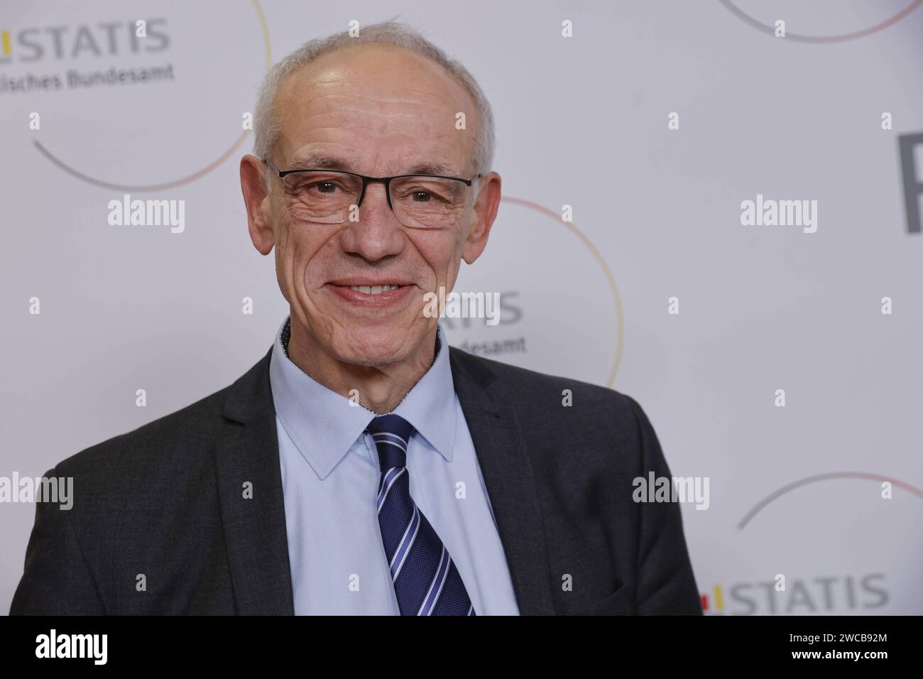 Gesamtrechnungen hi-res stock photography and images - Alamy