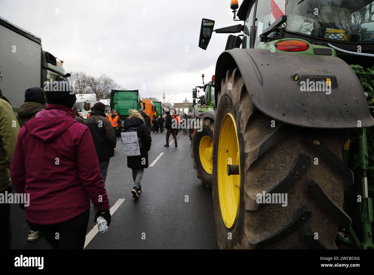 Bauerndemonstration in Berlin am 15.01.2024 *** Farmers demonstration ...