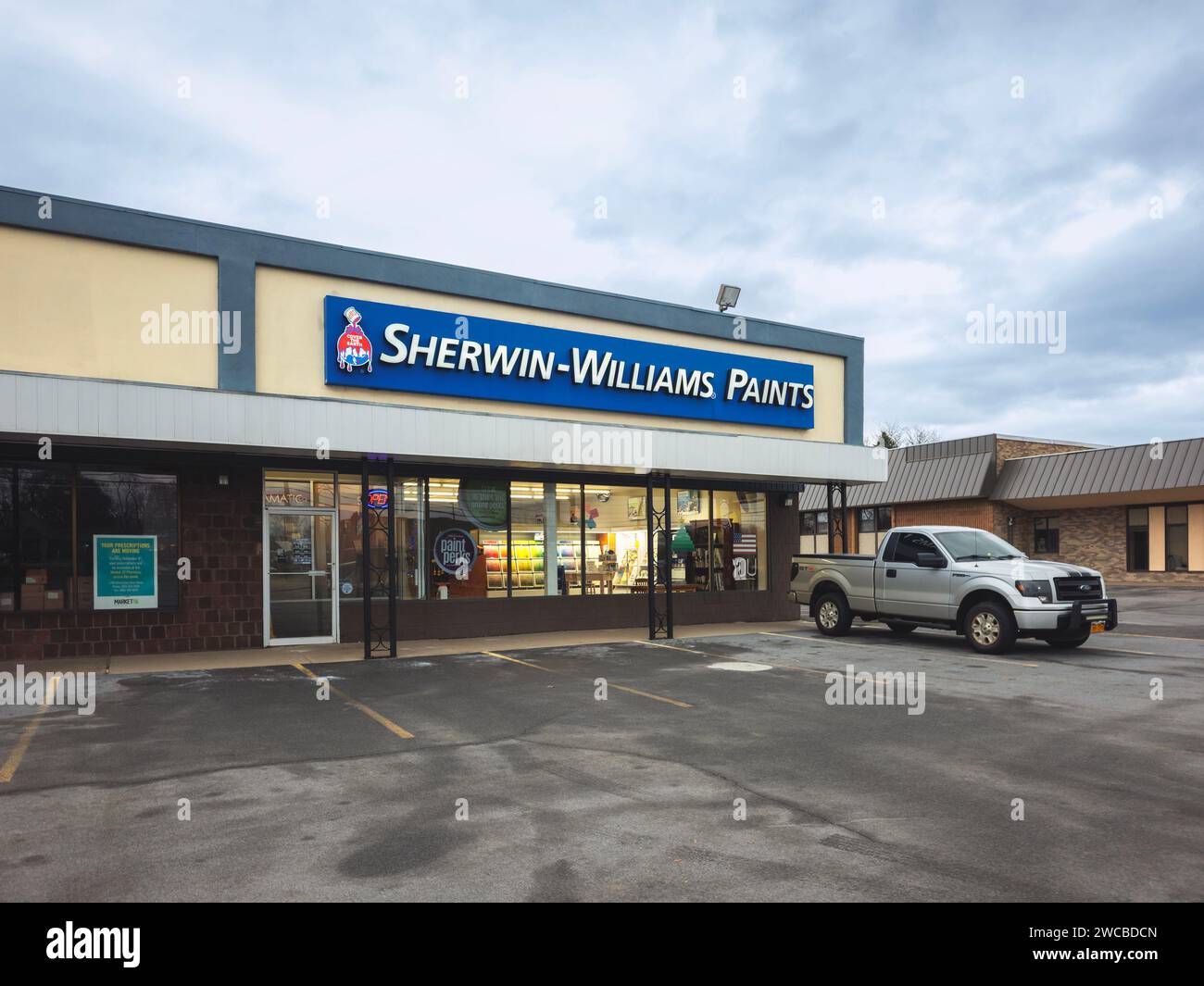 The new sherwin williams building hi-res stock photography and images ...