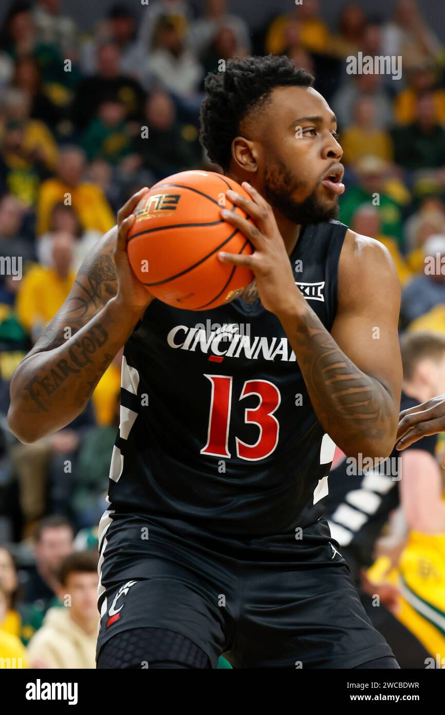 WACO, TX - JANUARY 13: Cincinnati Bearcats forward Jamille Reynolds (13 ...