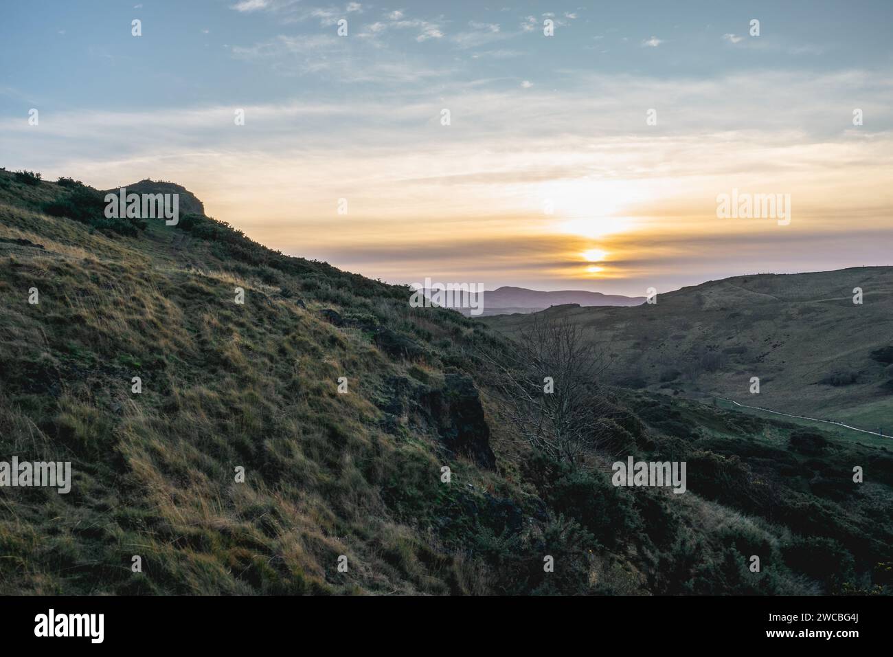 Arthurs seat in edinburgh hi-res stock photography and images - Alamy