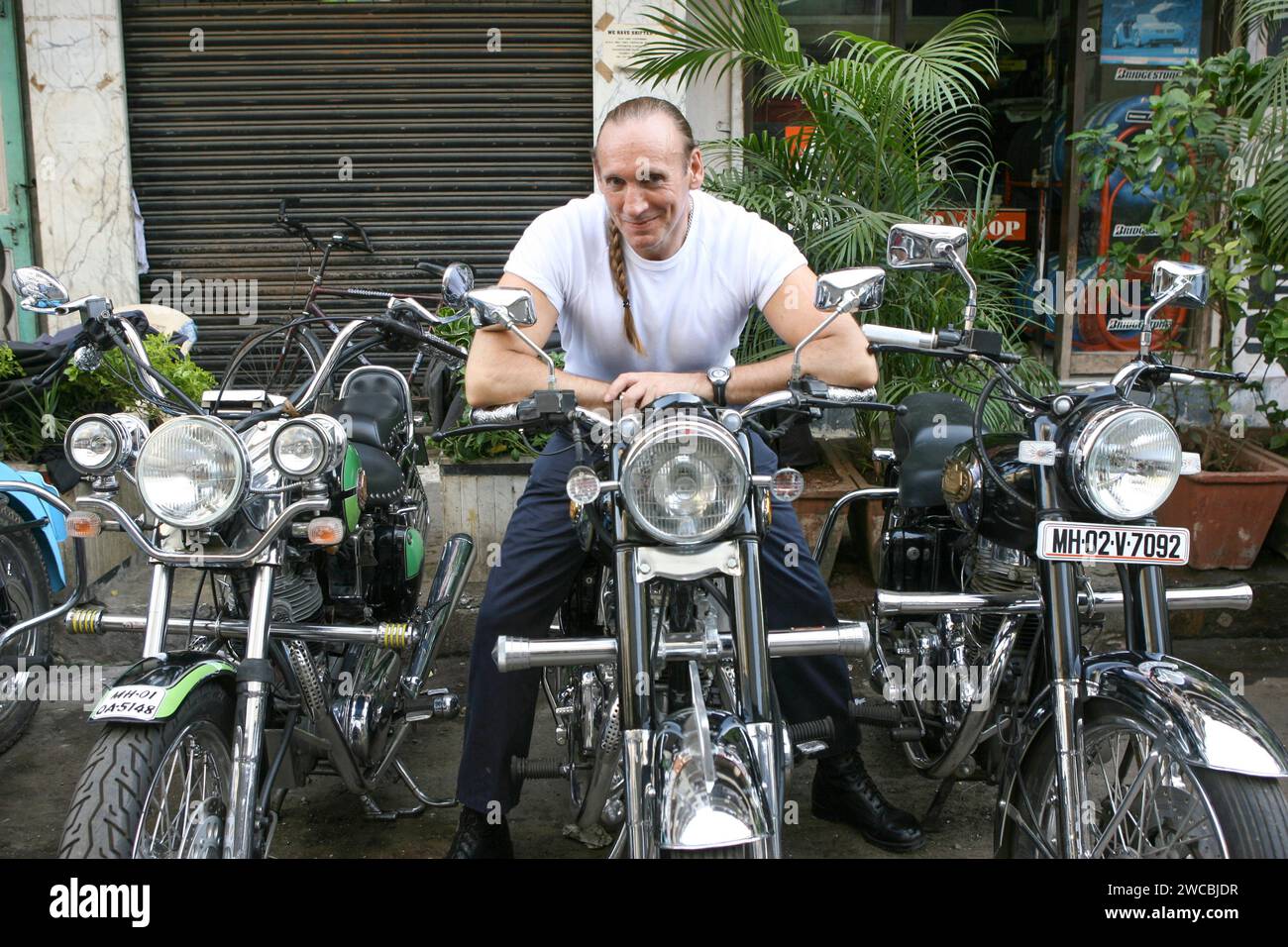 Gregory david roberts hi-res stock photography and images - Alamy