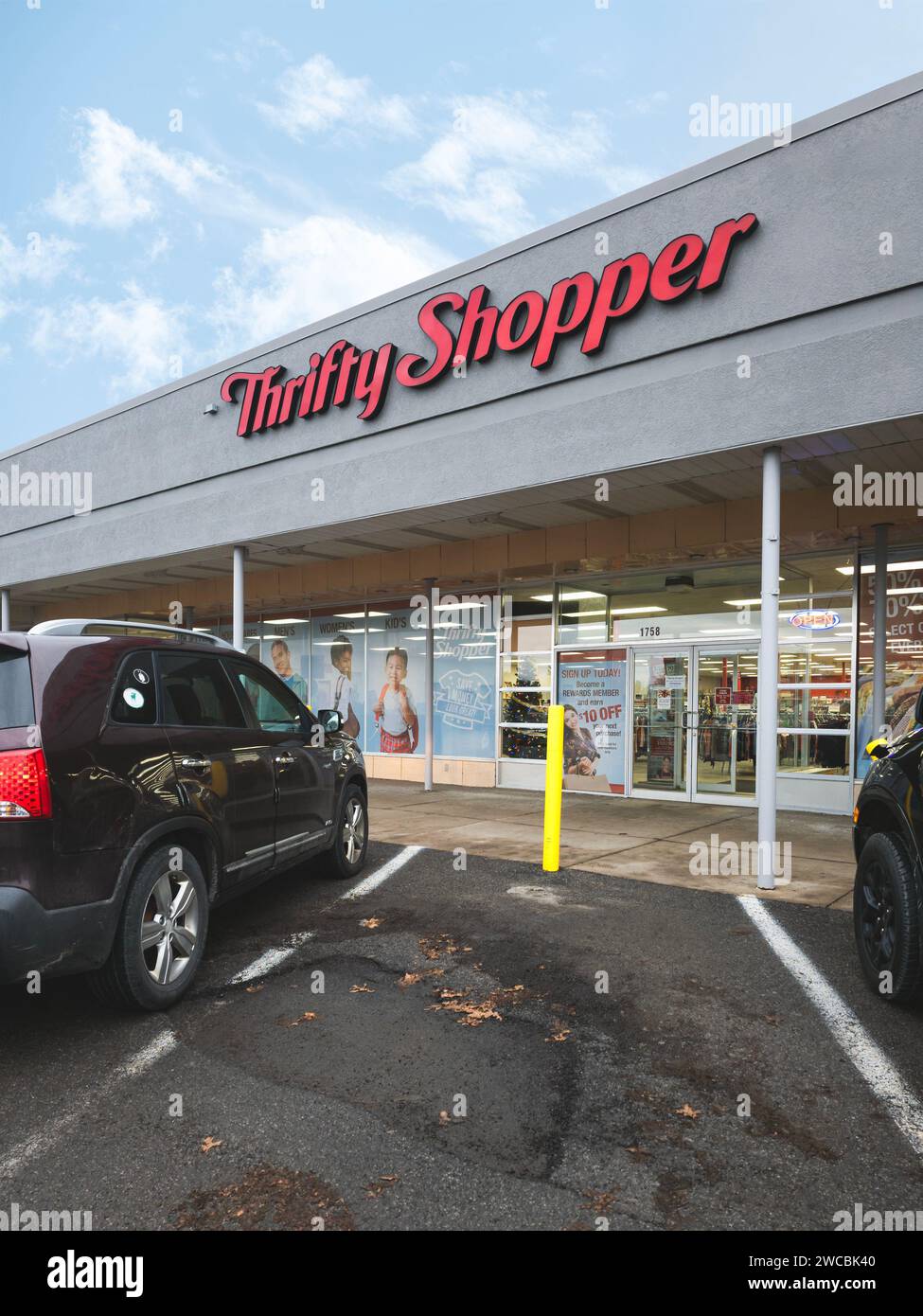 Rome, NY - Dec 17, 2023: Thrifty Shopper is a thrift store chain, sells ...