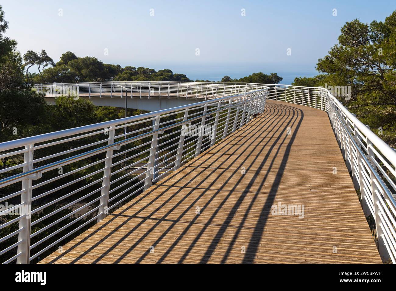 View from pedestrian bridge over highway hi-res stock photography and ...