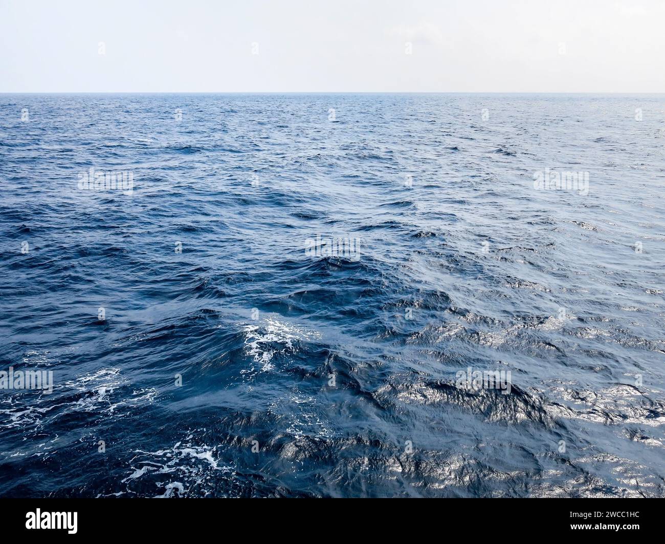 Ocean horizon view hi-res stock photography and images - Alamy