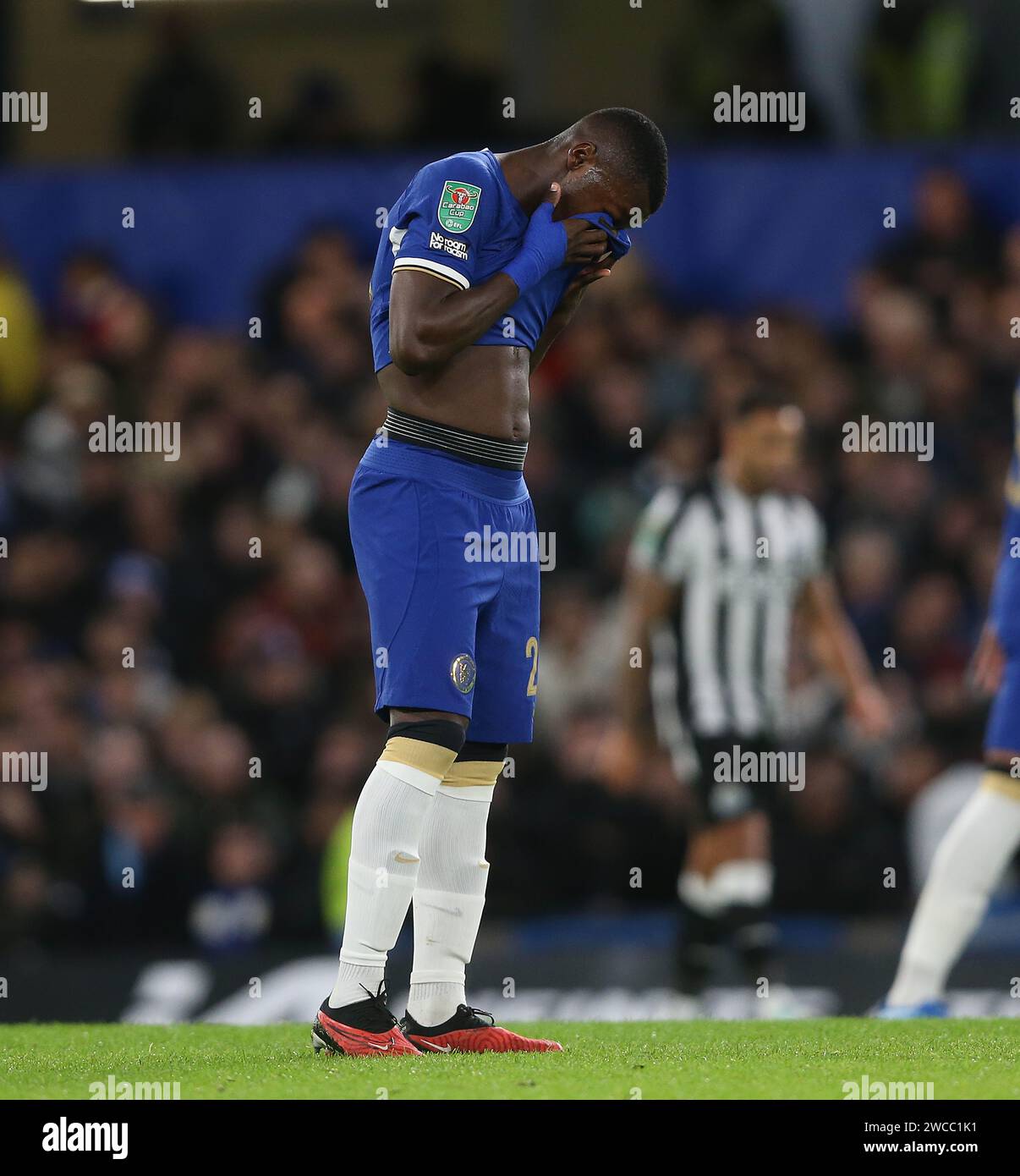 Moises Caicedo of Chelsea looks disappointed & dejected. - Chelsea v ...