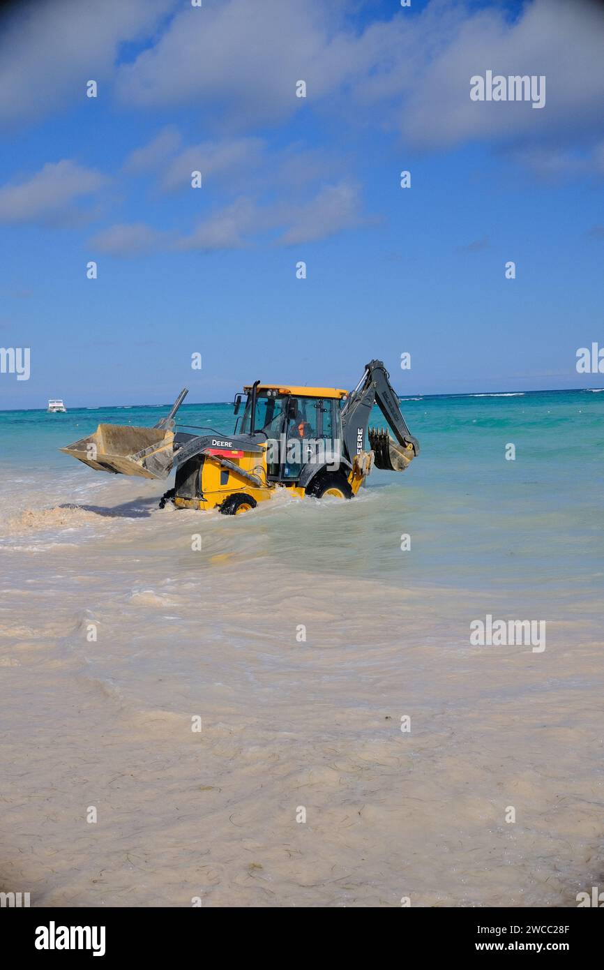 Tractor in the ocean Stock Photo - Alamy