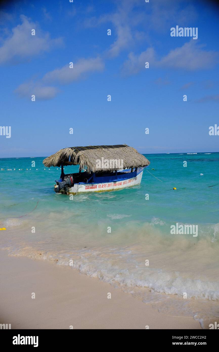 Coastal adventure boat hi-res stock photography and images - Alamy