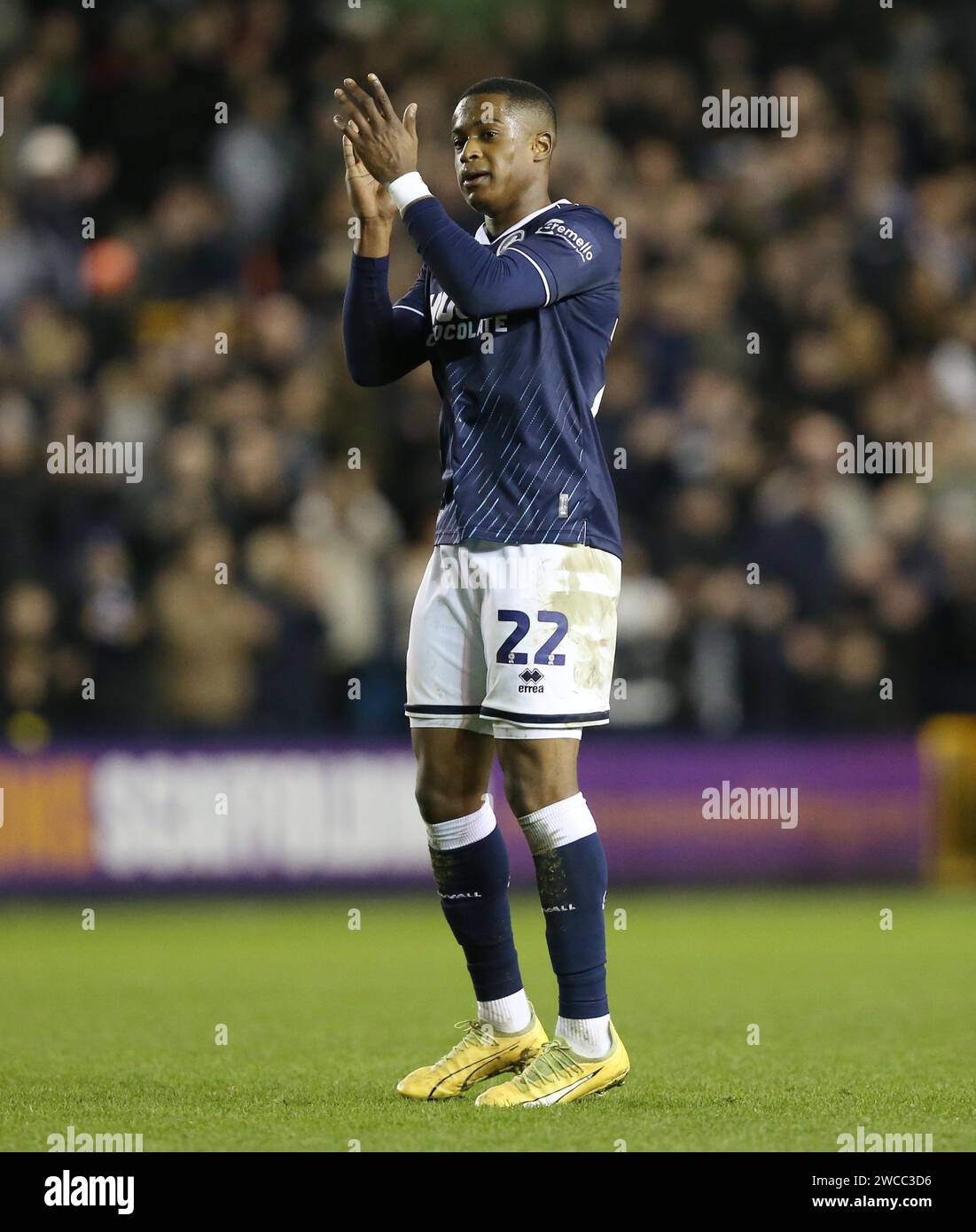 Millwall fans the den 2022 hi-res stock photography and images - Alamy