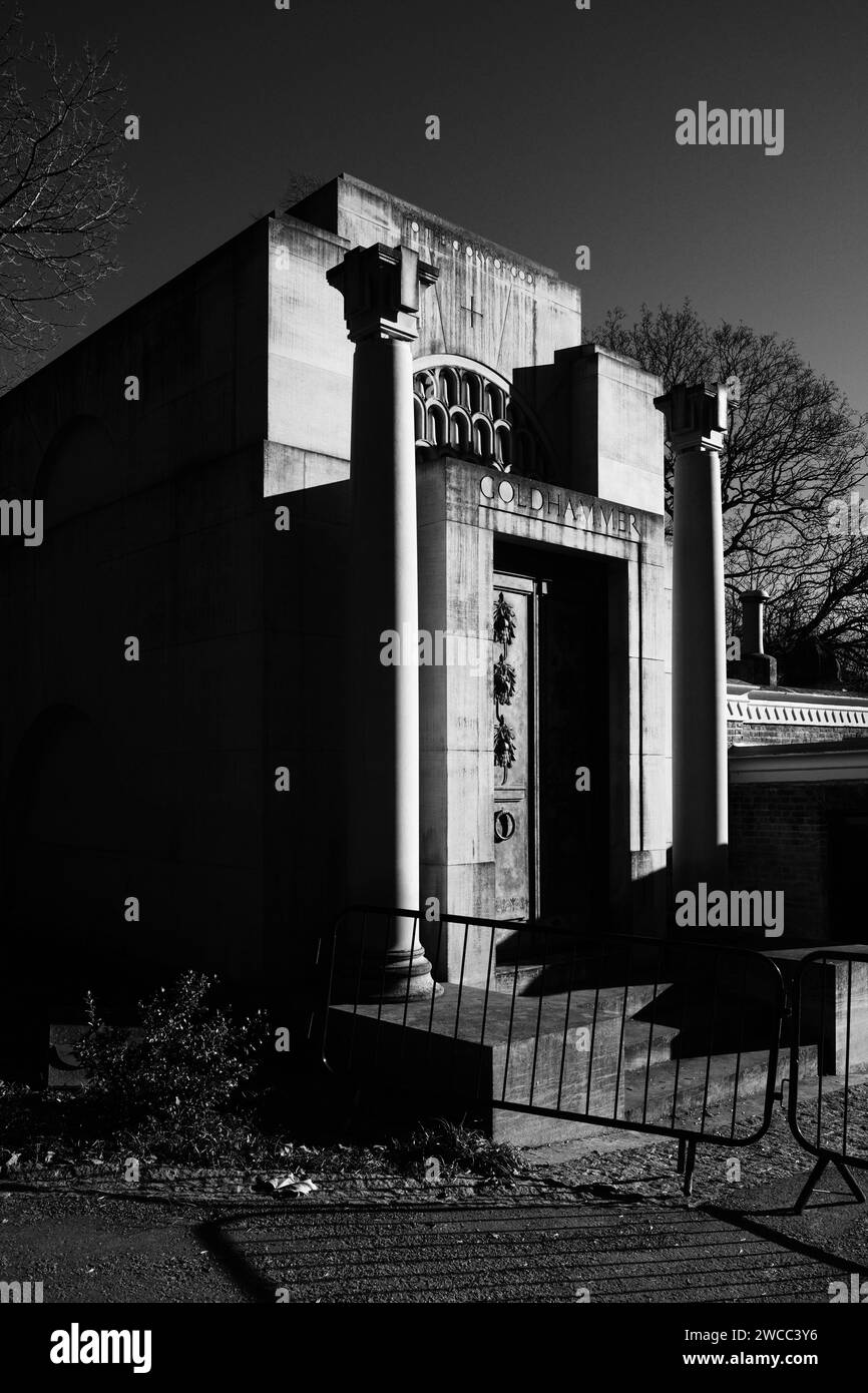 Highgate monument Black and White Stock Photos & Images - Alamy
