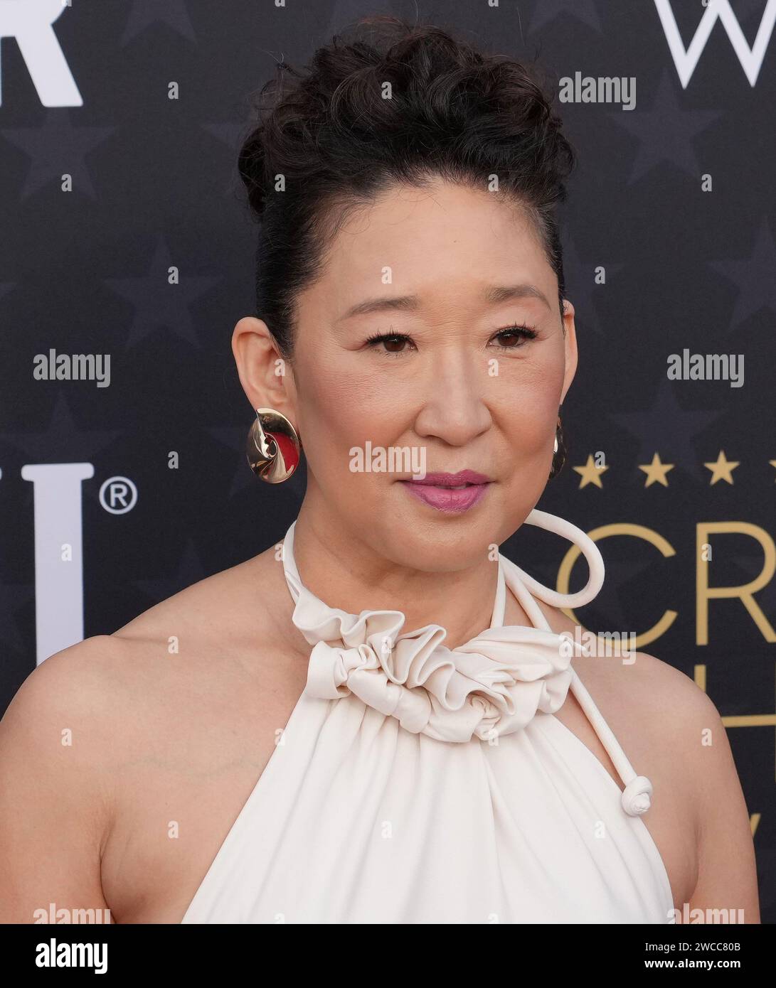 Sandra Oh arrives at the 29th Annual Critics Choice Awards held at the ...
