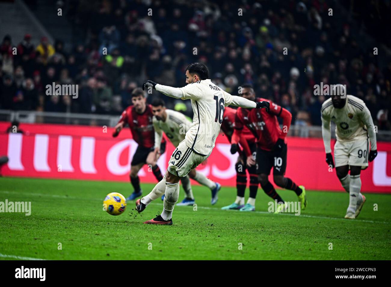 Leandro paredes of as roma hi-res stock photography and images - Alamy
