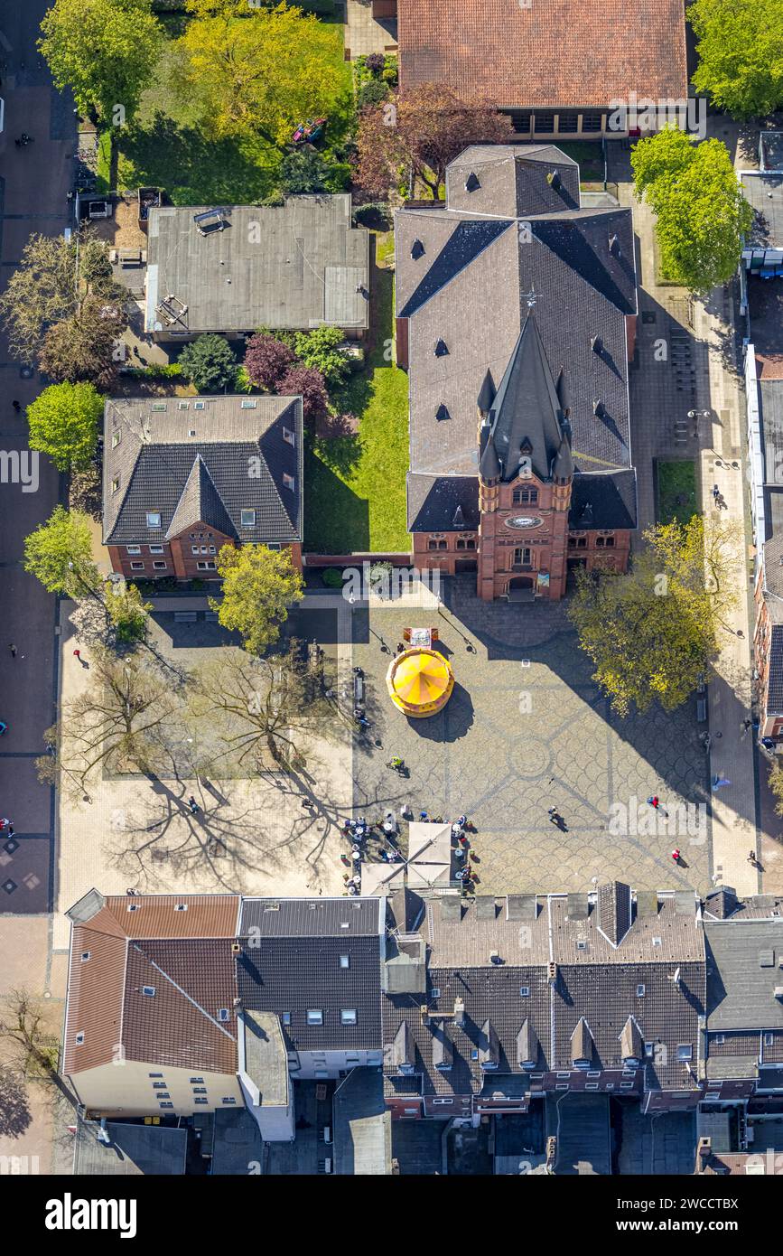 Holy childrens square hi-res stock photography and images - Alamy