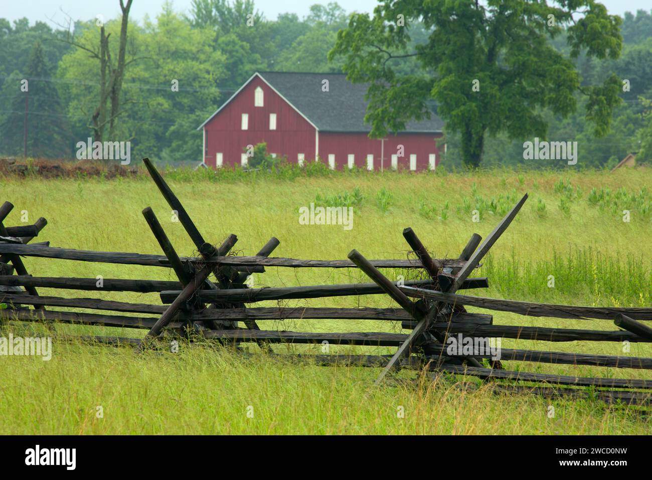Fence with barn, Gettysburg National Military Park, Pennsylvania Stock ...