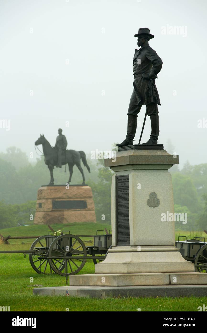 General Meade statue with Webb Statue, Gettysburg National Military ...