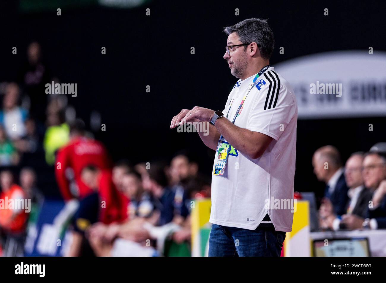 Miguel Angel Velasco Encinas (Trainer Ungarn) gestikuliert MEN?S EHF ...