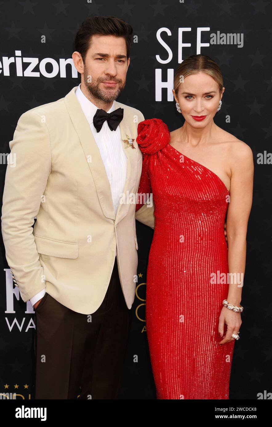 SANTA MONICA, CALIFORNIA - JANUARY 14: (L-R) John Krasinski and Emily ...
