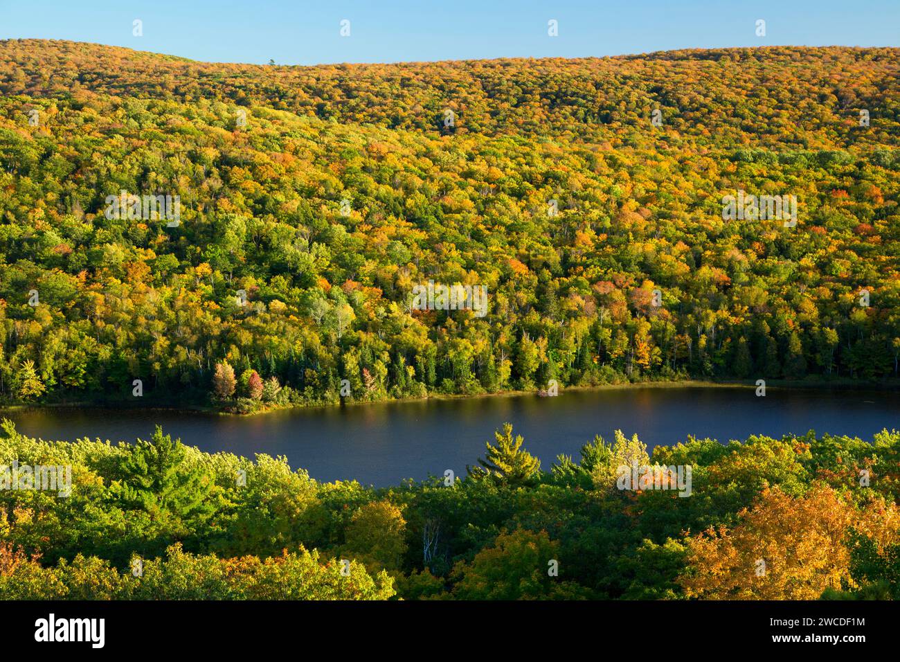 Lake of the Clouds from Escarpment Trail, Porcupine Mountains ...