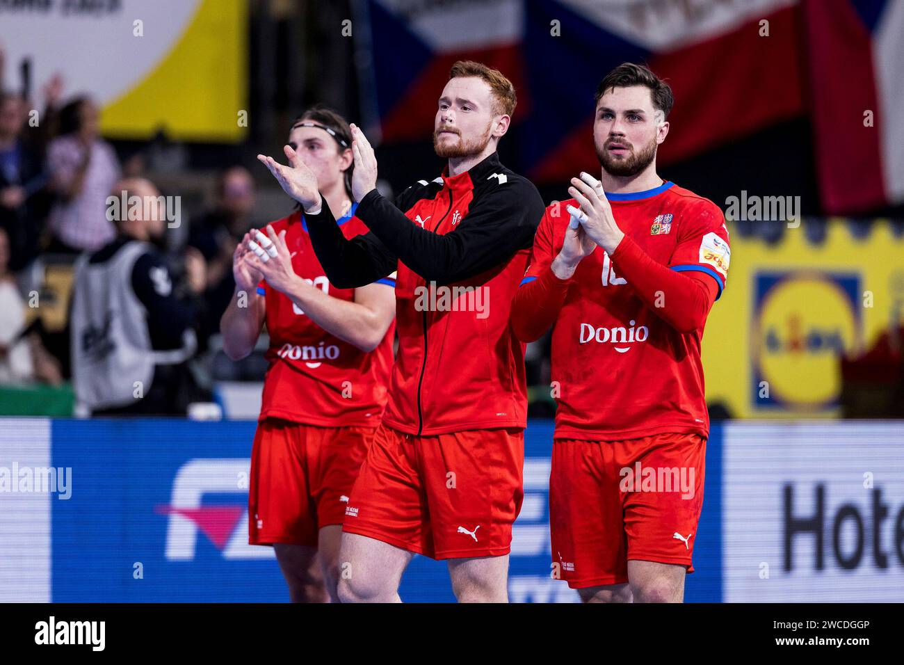 Die tschechischen Spieler bedanken sich bei den Fans Tomas Piroch ...