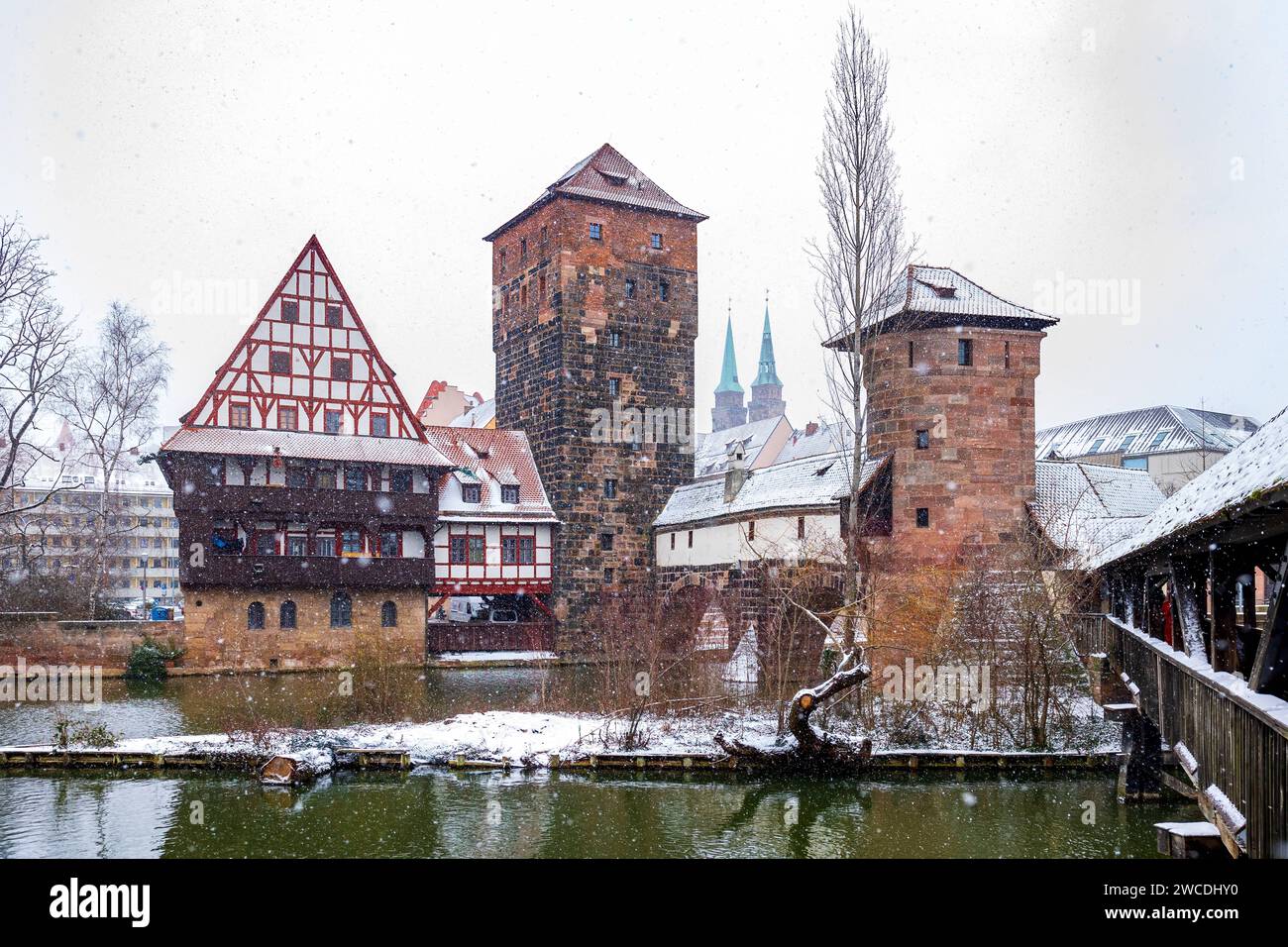 Nürnberg im Schnee Schneefall über der Altstadt von Nürnberg, hier bei ...