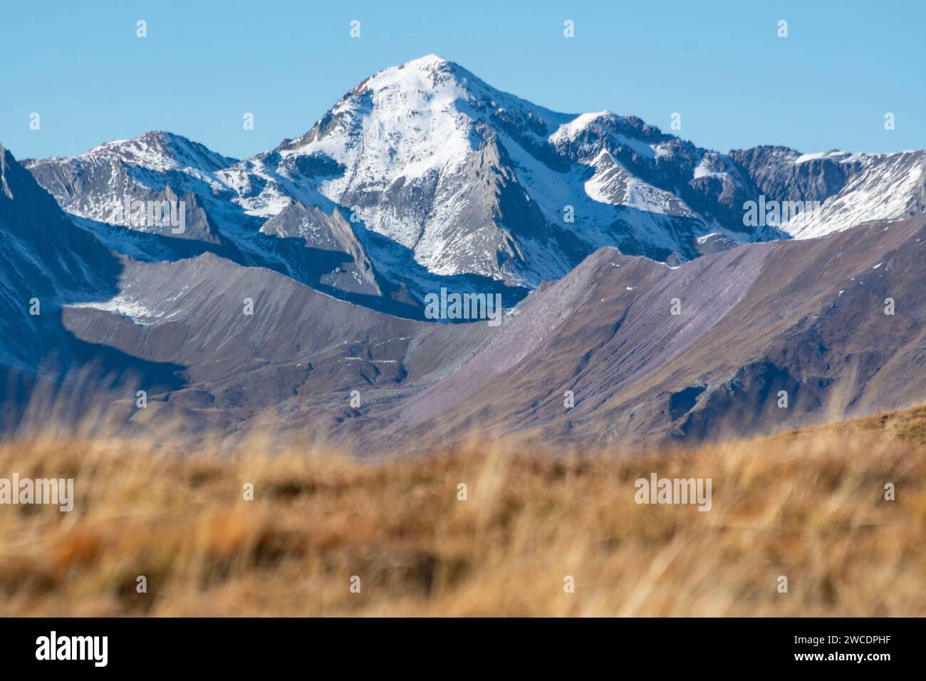 Parc Ela: Aufstieg zur Chamona-Hütte und Blick ins Val Spadlatscha ...