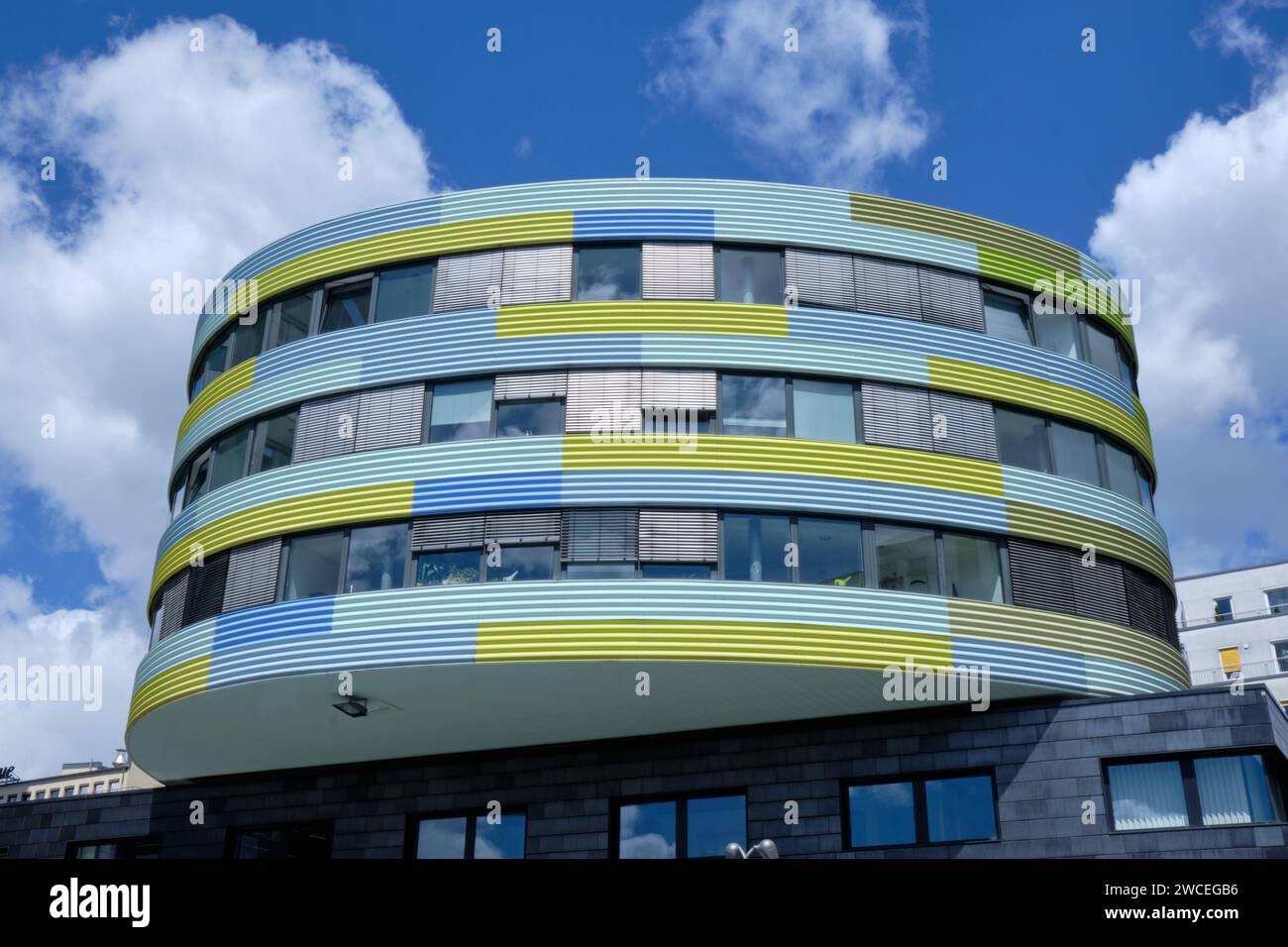 Pillbox shape hi-res stock photography and images - Alamy