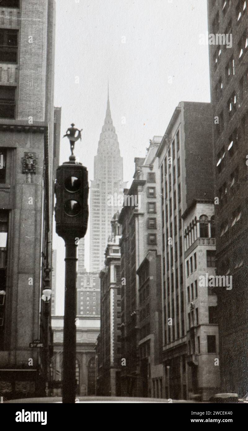 Chicago 1930s skyline hi-res stock photography and images - Alamy