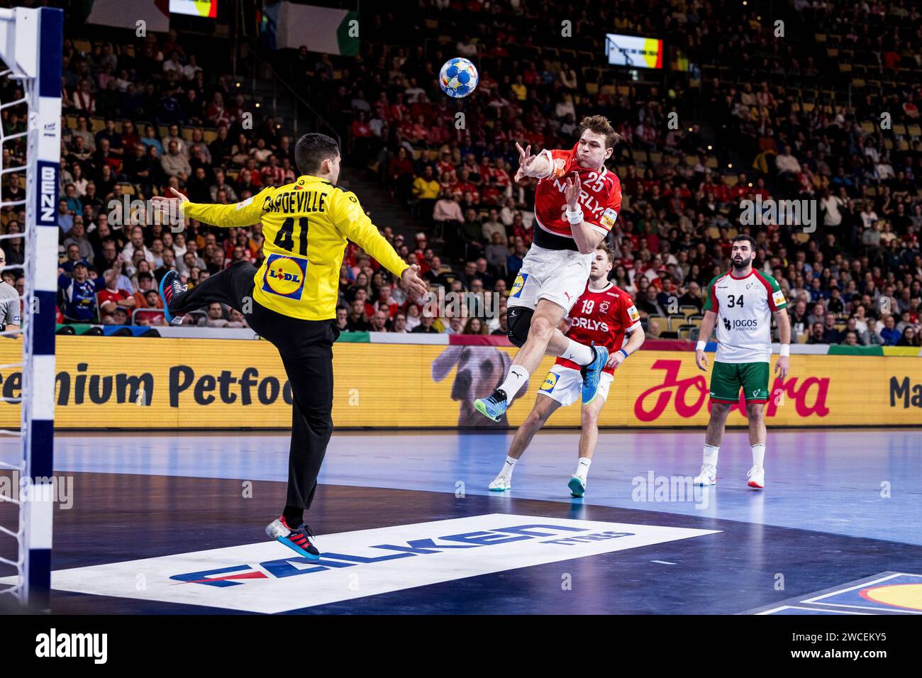 Gustavo Capdeville (Portugal, #41), Lukas Lindhard Jorgensen (D?nemark ...