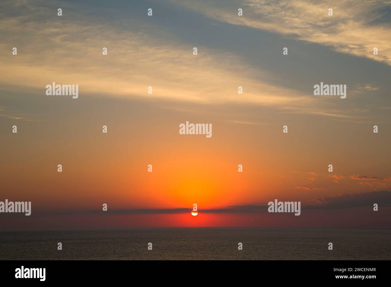 Sunrise over Lake Superior, Split Rock Lighthouse State Park, Minnesota ...