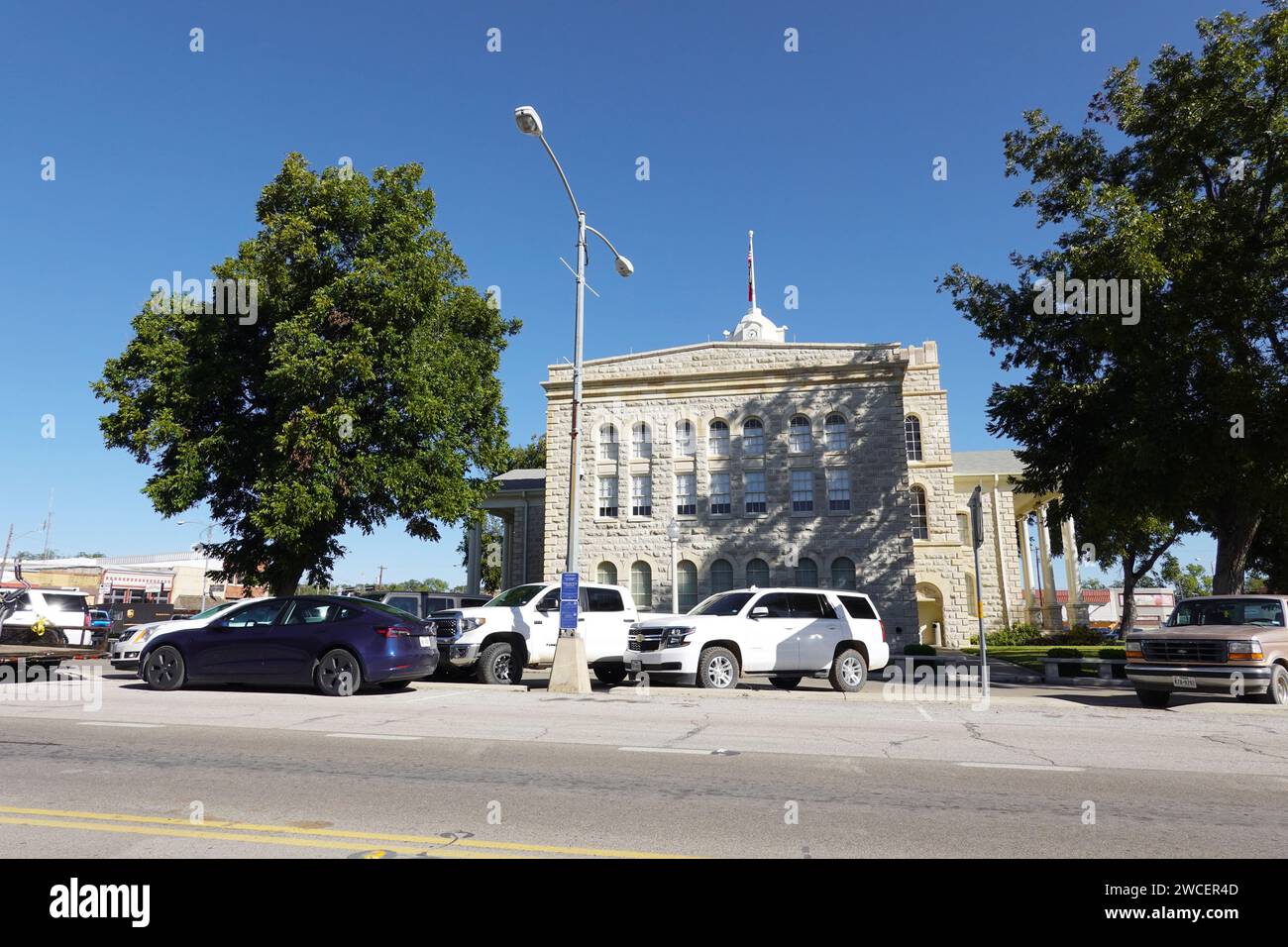Hamilton County Courthouse in Hamilton, Texas on a clear sunny day ...