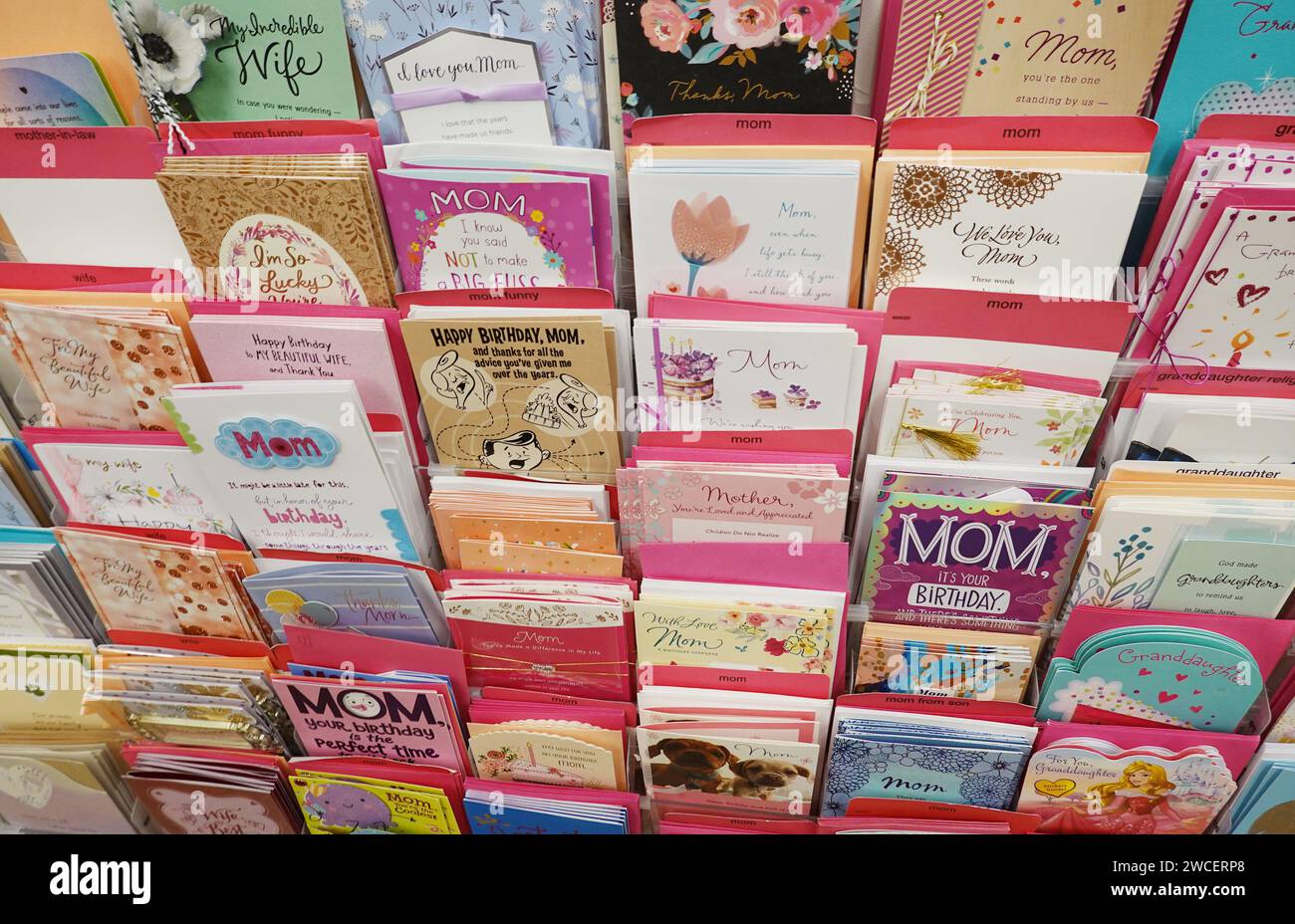 Greeting cards hi-res stock photography and images - Alamy