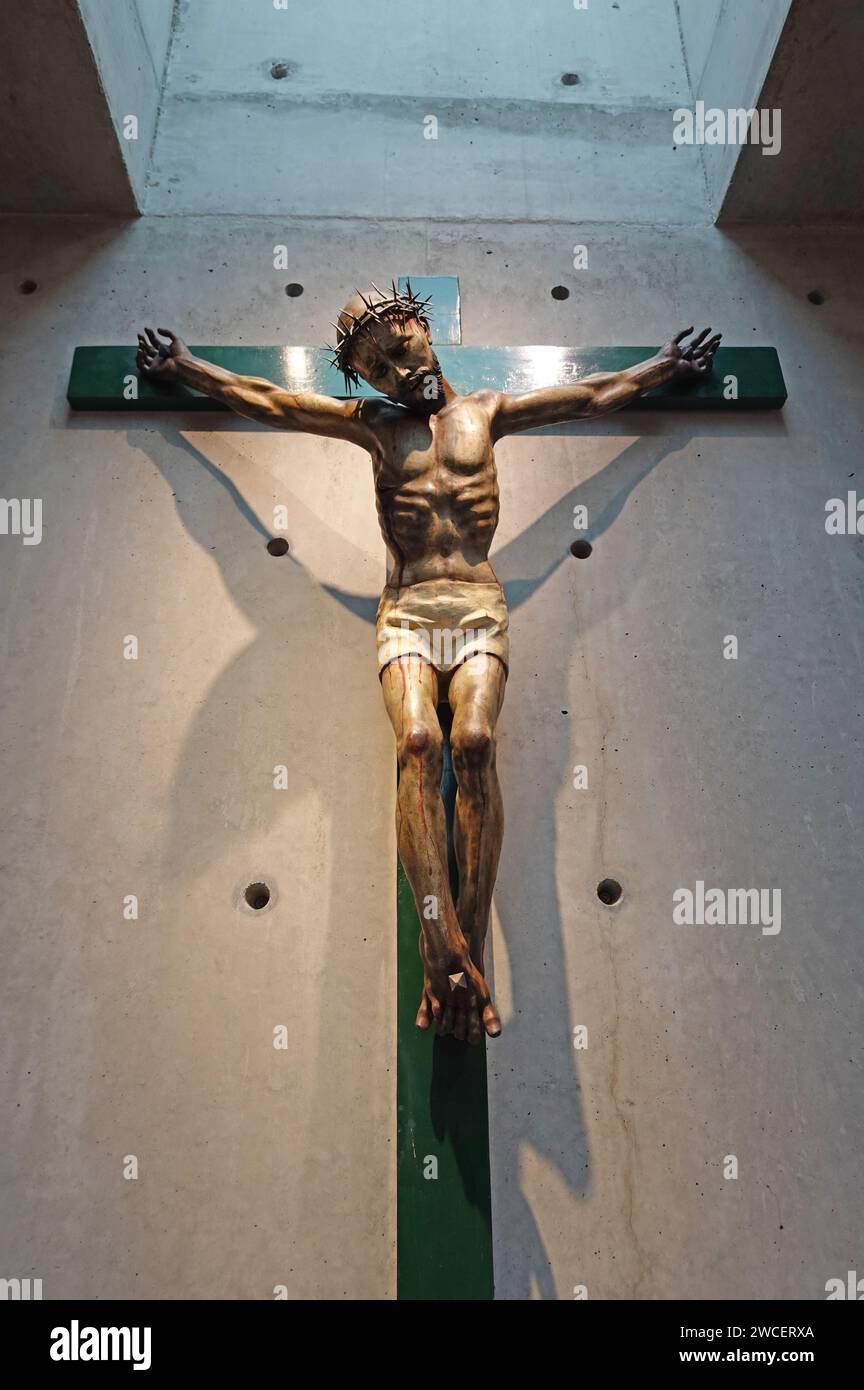 Jesus christ hanging on cross hi-res stock photography and images - Alamy