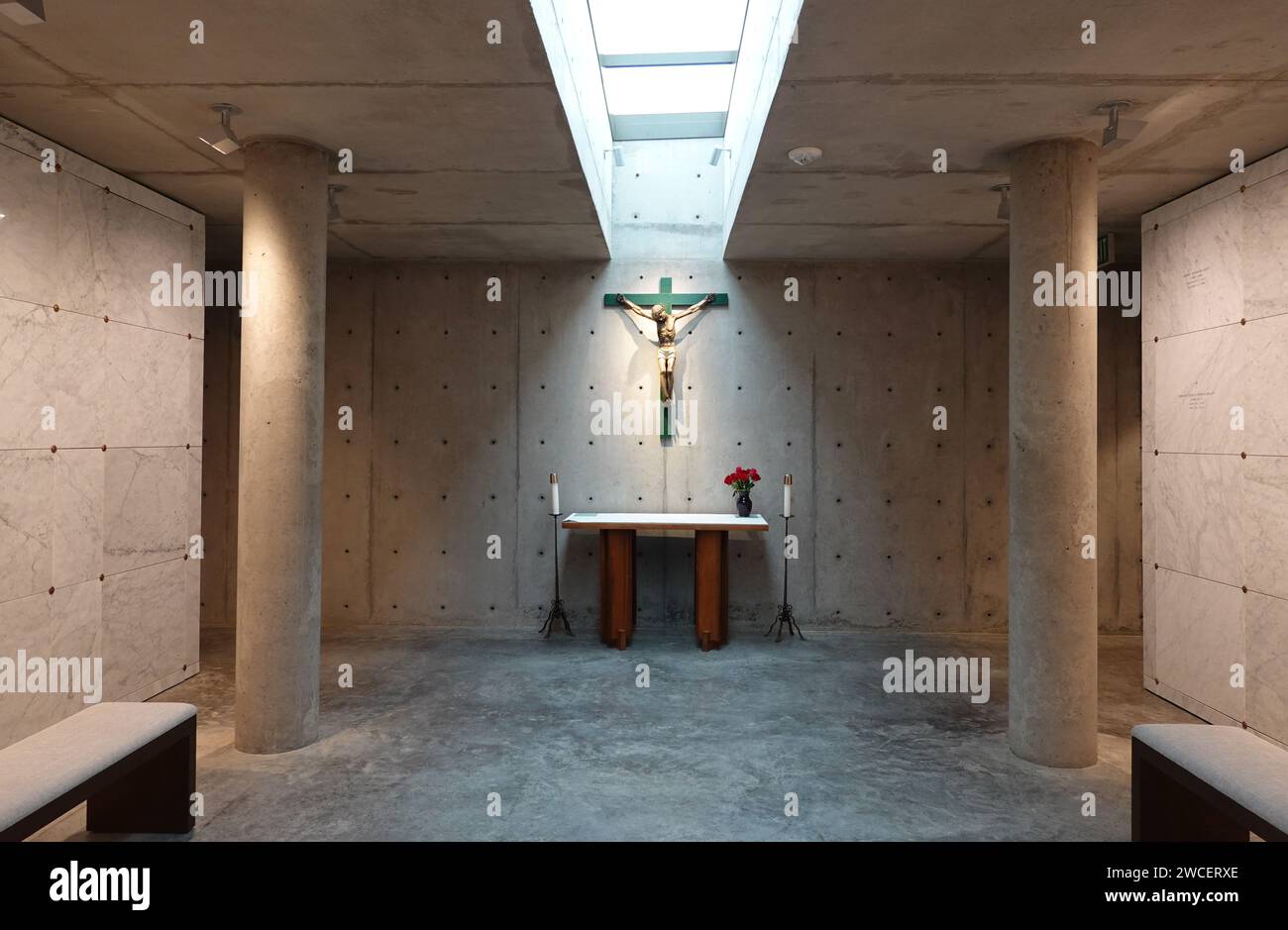 Burial crypt hi-res stock photography and images - Alamy