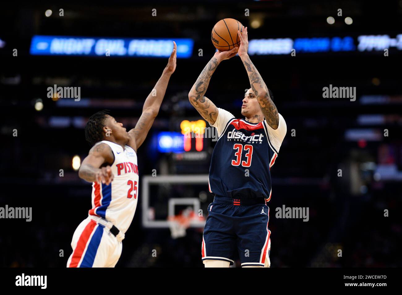 Washington Wizards forward Kyle Kuzma (33) looks to shoot against ...