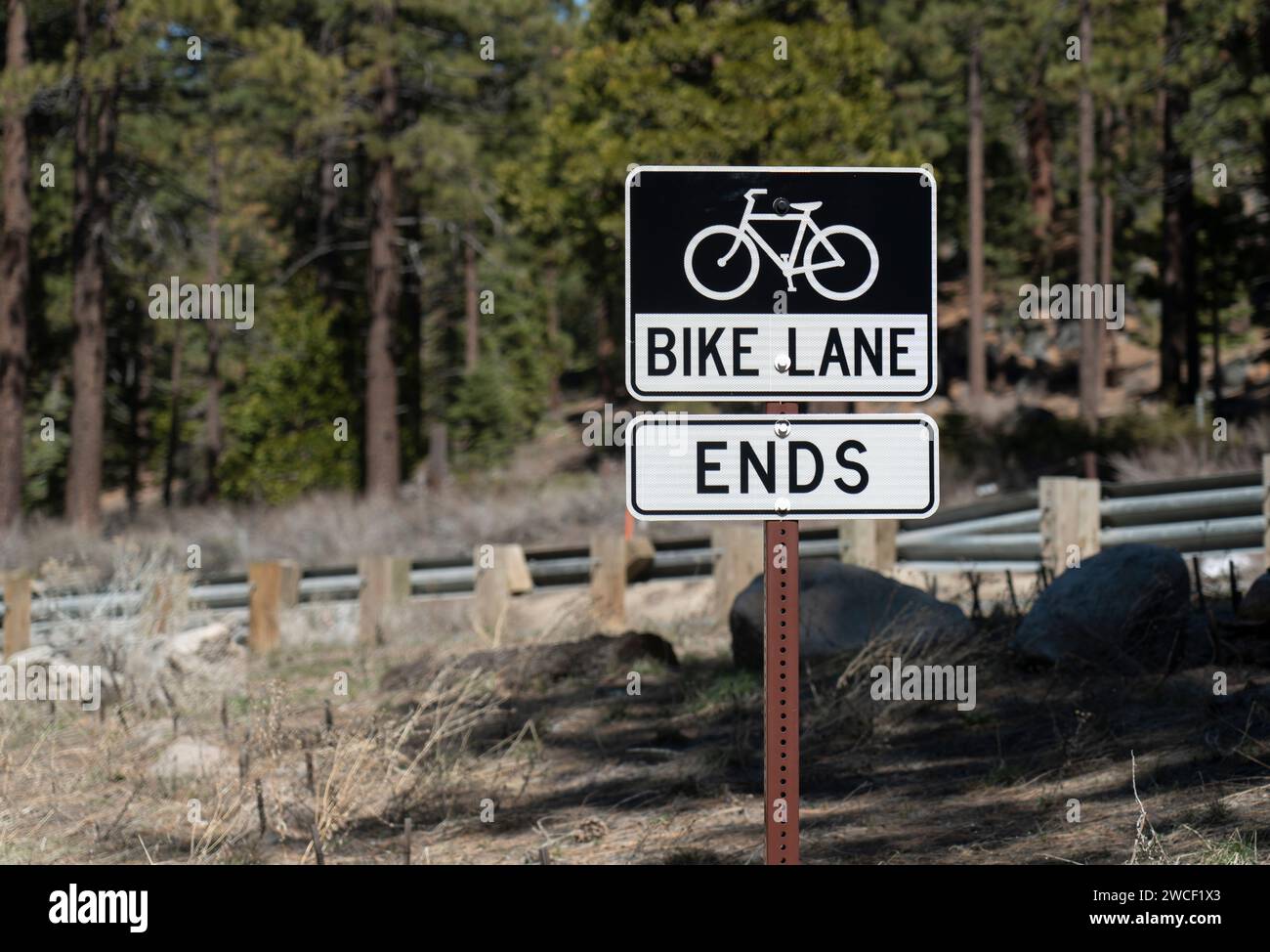 Bike lane ends hi-res stock photography and images - Alamy