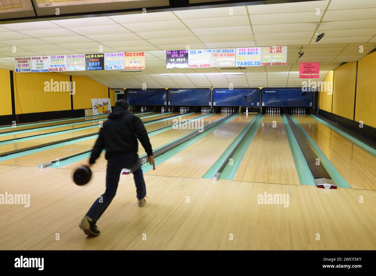 Gen z bowling hi-res stock photography and images - Alamy