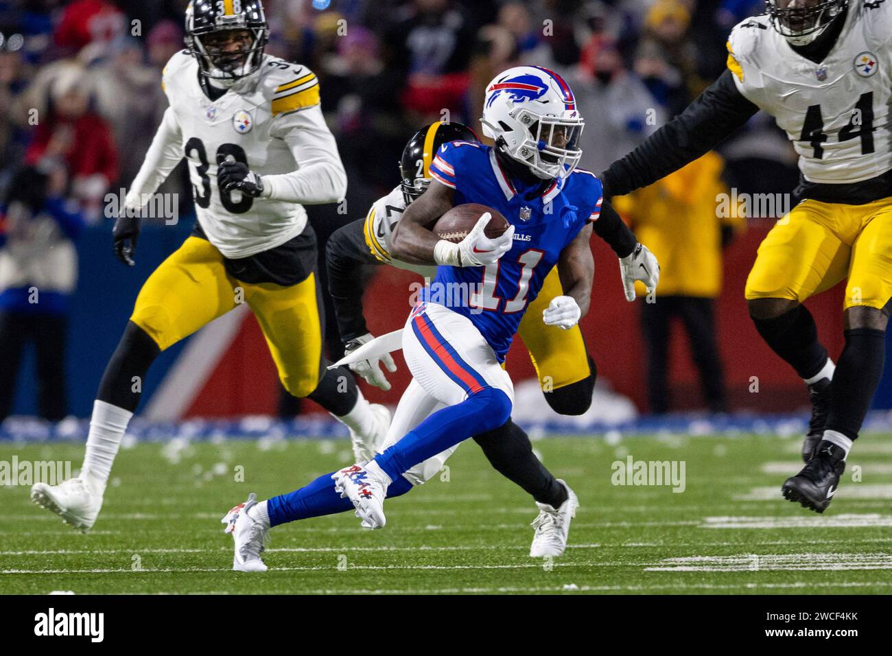 Buffalo Bills wide receiver Deonte Harty (11) runs after a catch during ...