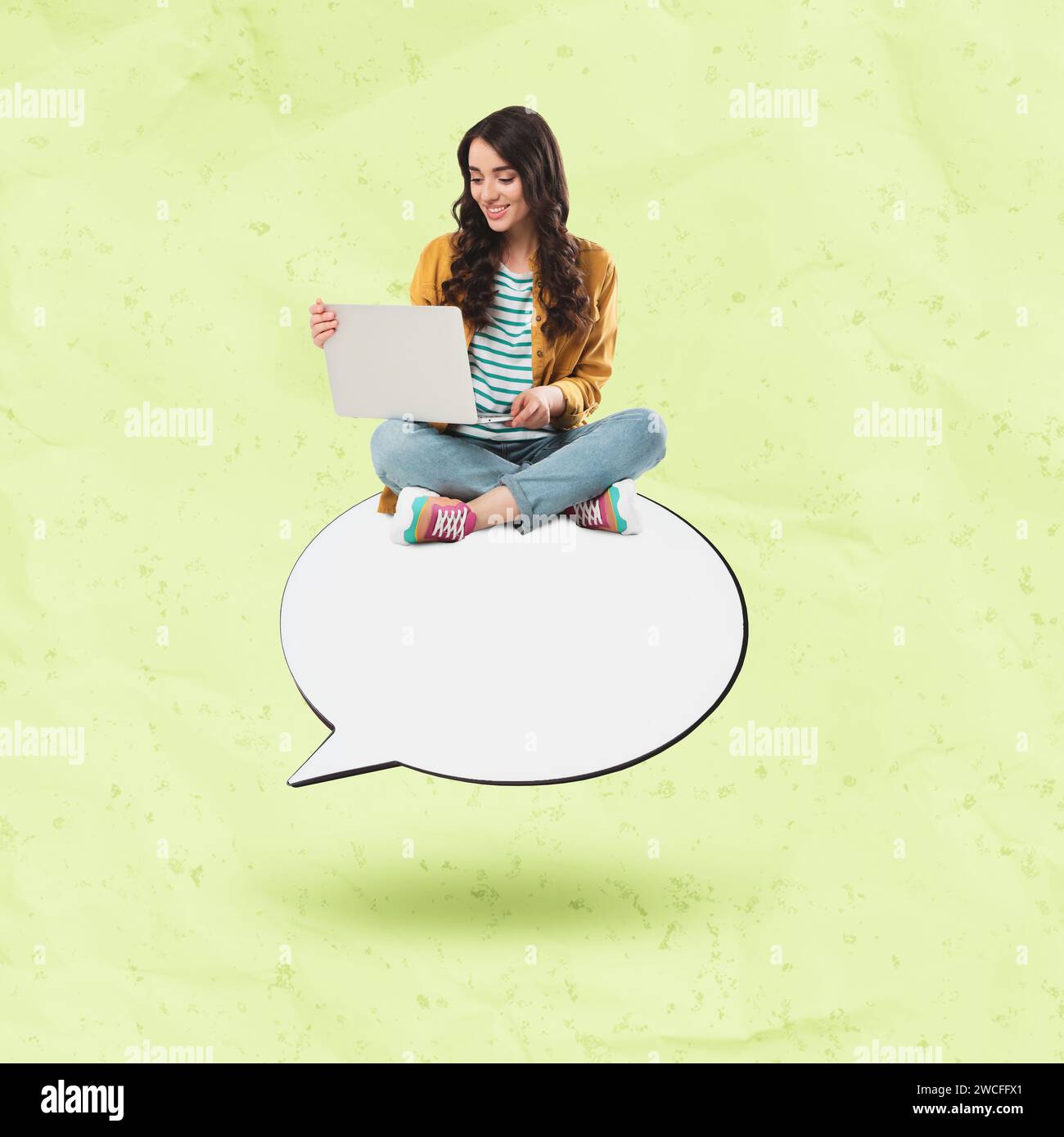 Cartoon laptop computer speech bubble hi-res stock photography and ...