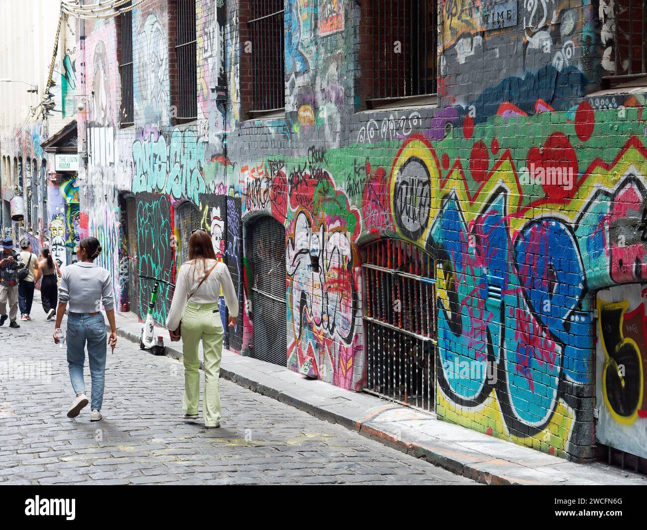 Colourful street art graffiti wall hi-res stock photography and images ...