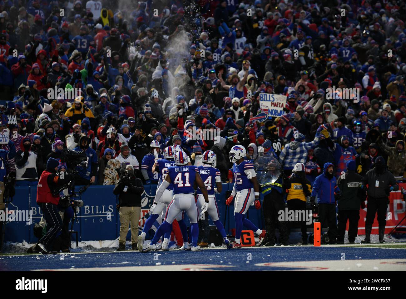Orchard Park, New York, USA. 15th Jan, 2024. January 15th, 2024 Buffalo Bills fans celebrate ...