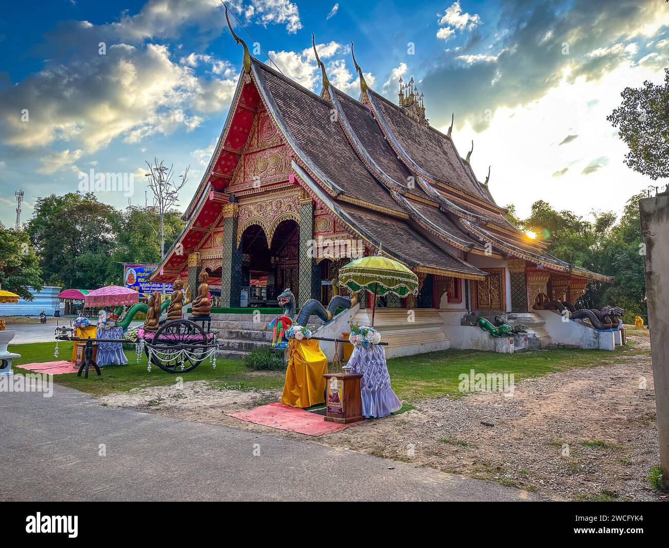 Chiang Khan temple at sunset in Loei, Thailand Stock Photo - Alamy