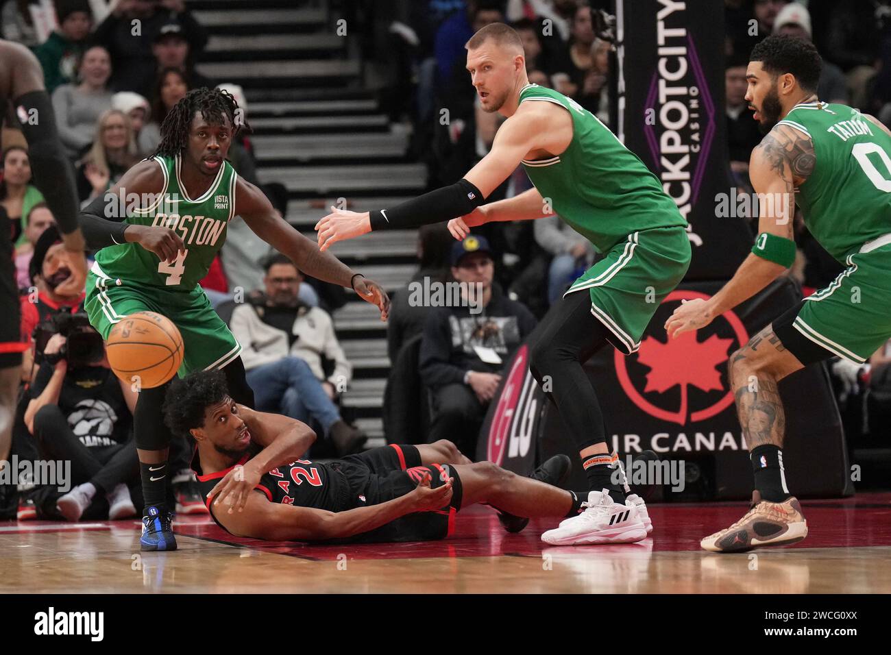Toronto Raptors forward Thaddeus Young (21) tries to make a pass from ...