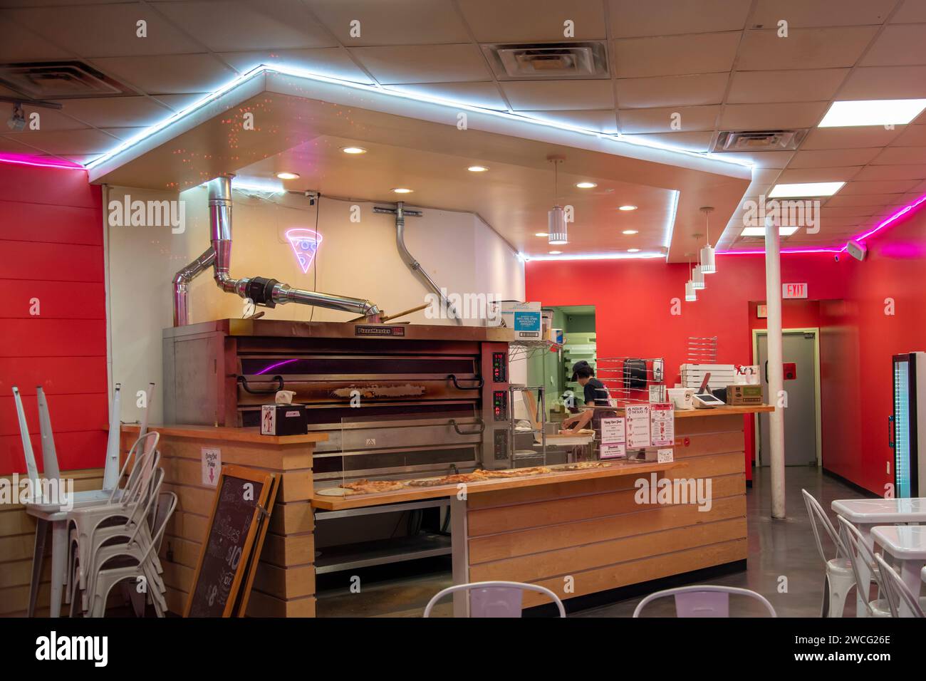 Pizza restaurant interior hi-res stock photography and images - Alamy