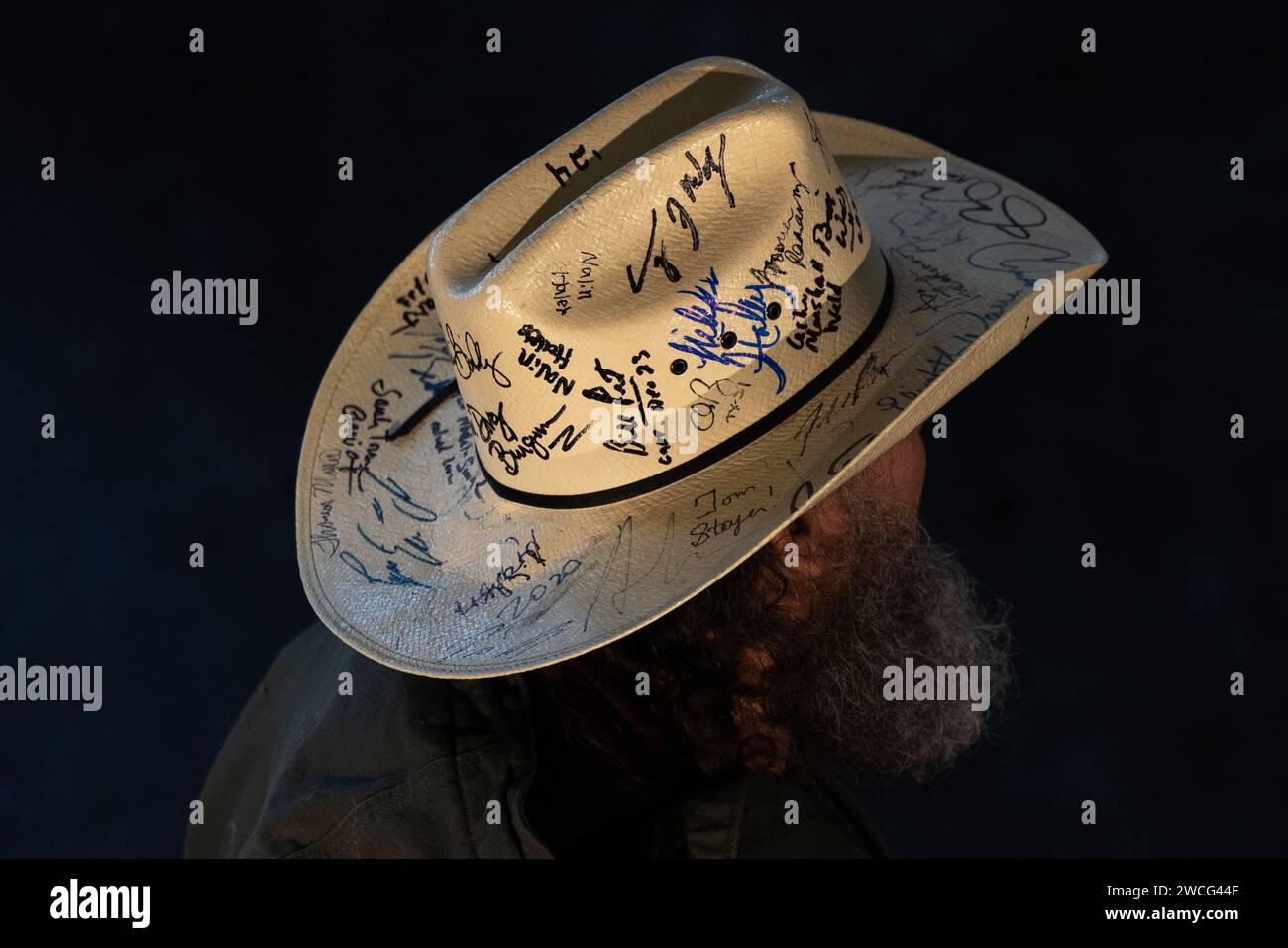 Trump 2024 hat hi-res stock photography and images - Alamy