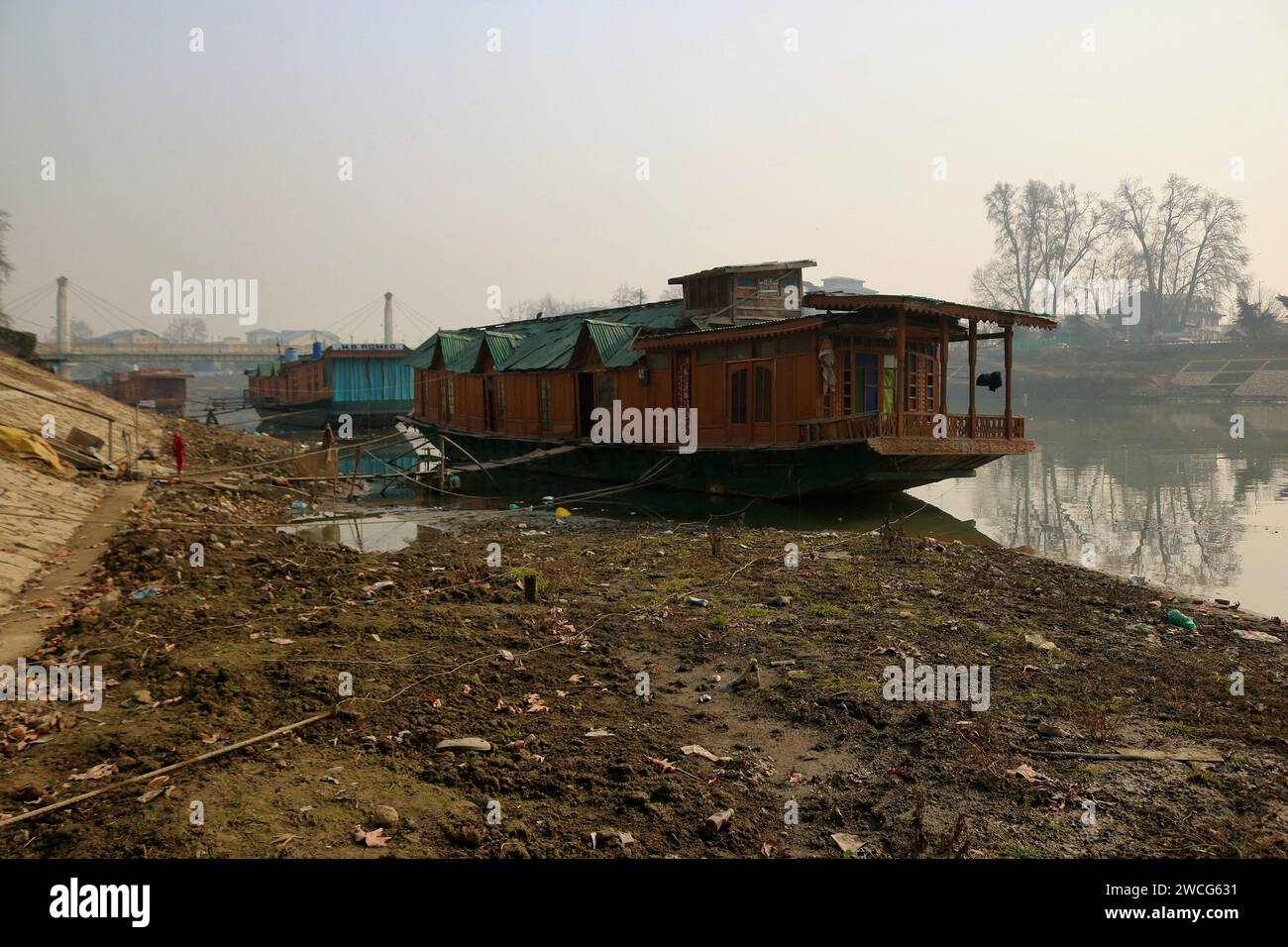 Jhelum river at historic low hi-res stock photography and images - Alamy