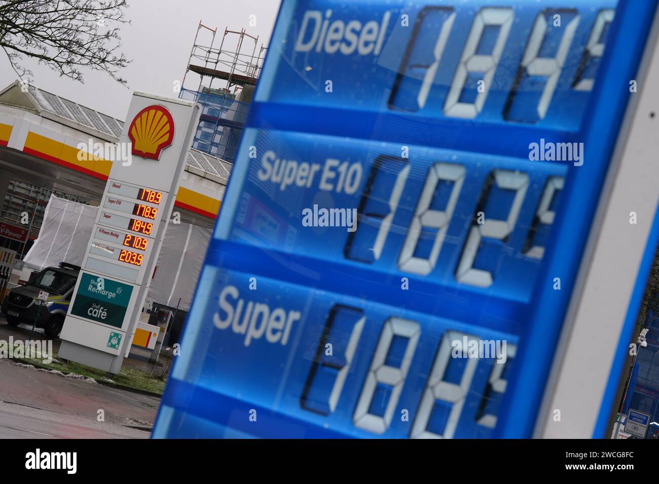 Hamburg, Germany. 15th Jan, 2024. Fuel prices are displayed at two ...