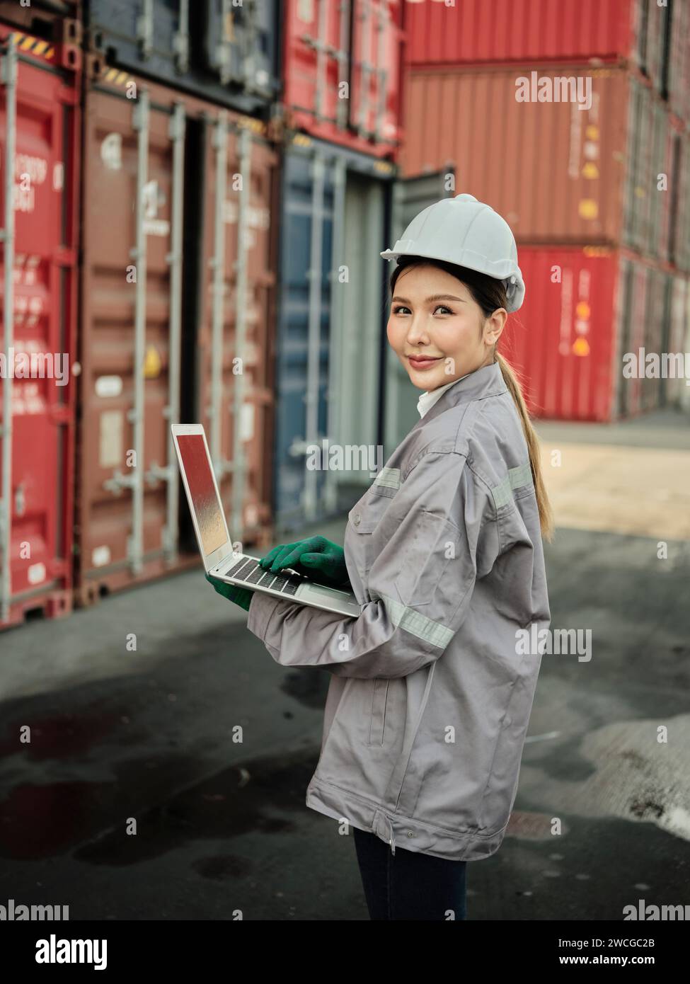 Shipping container on truck inspection hi-res stock photography and ...