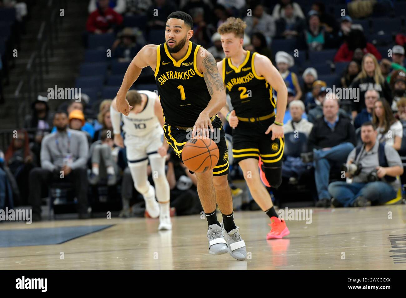 Golden State Warriors guard Cory Joseph (1) brings the ball up court ...
