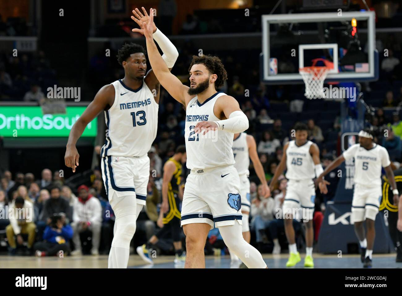 Memphis Grizzlies forwards Jaren Jackson Jr. (13) and David Roddy (21 ...