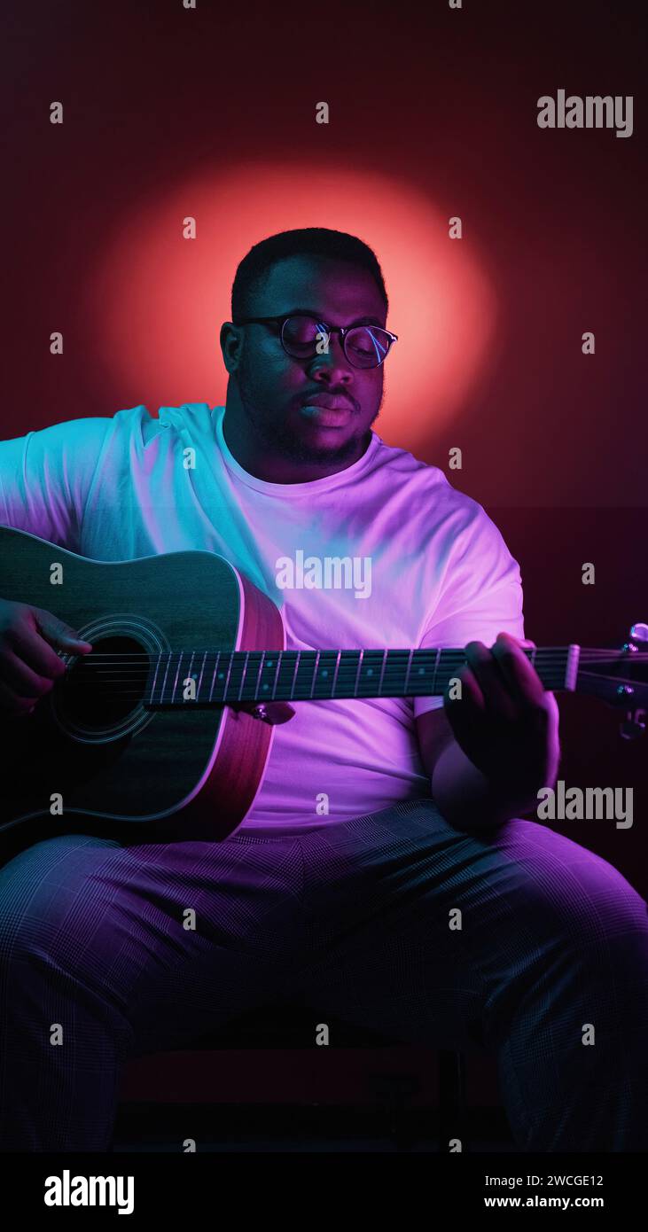 Man performing music hi-res stock photography and images - Alamy